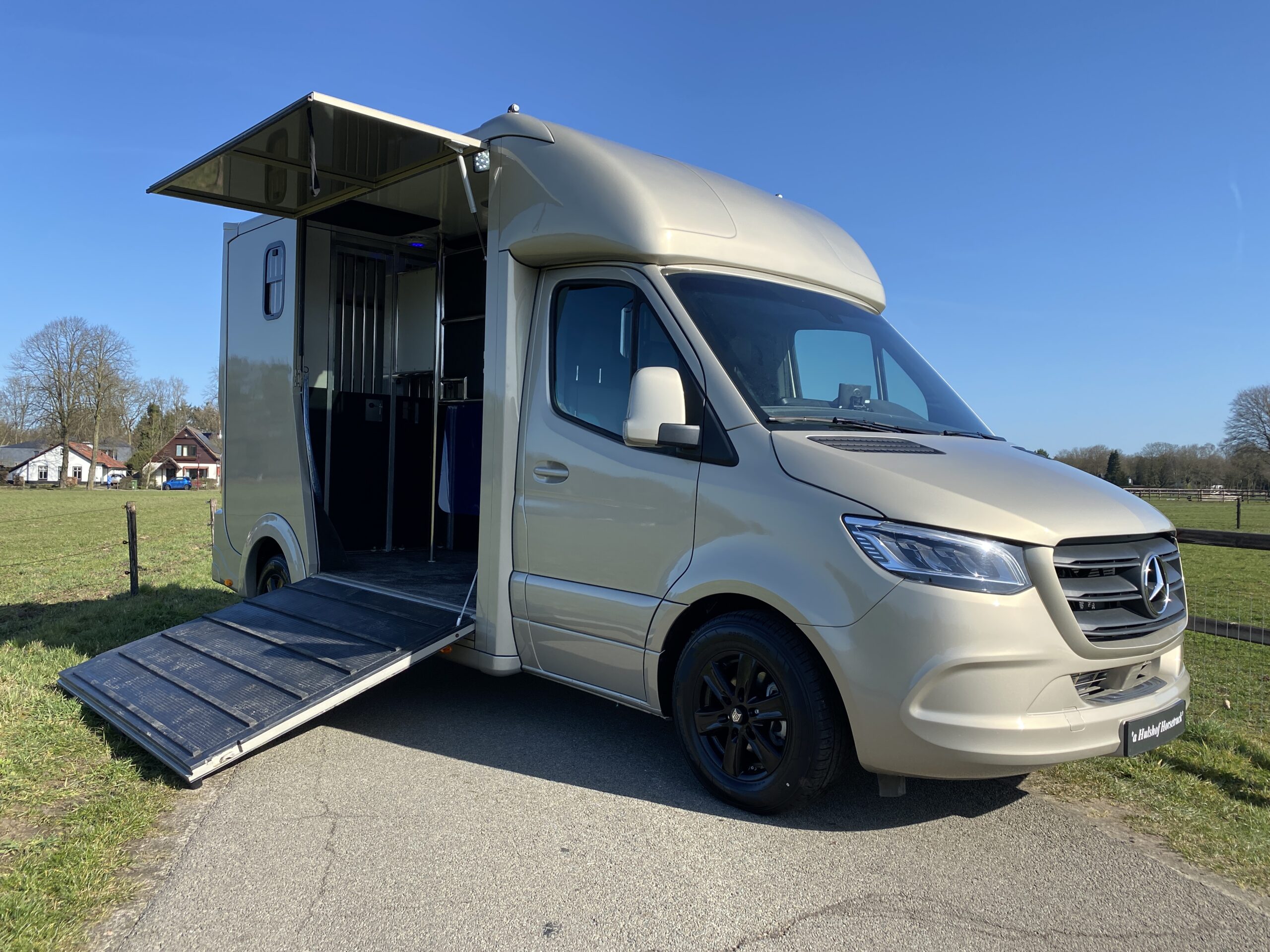 NEU Pferdetransporter sprinter geliefert! - Hulshof Horsetrucks